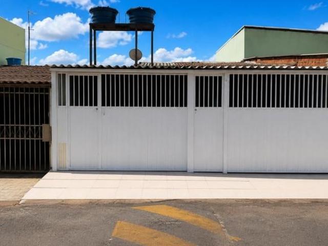 Casa para Venda em Brasília, Samambaia Norte Samambaia, 3 dormitórios, 2 banheiros, 2 vagas