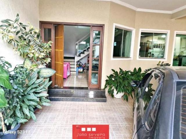 Casa para Venda em Brasília, Taguatinga, 9 dormitórios, 2 suítes, 7 banheiros, 4 vagas