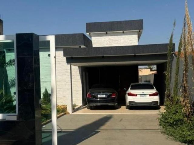 Casa para Venda em Brasília, Vicente Pires, 3 dormitórios, 3 suítes, 4 banheiros, 2 vagas