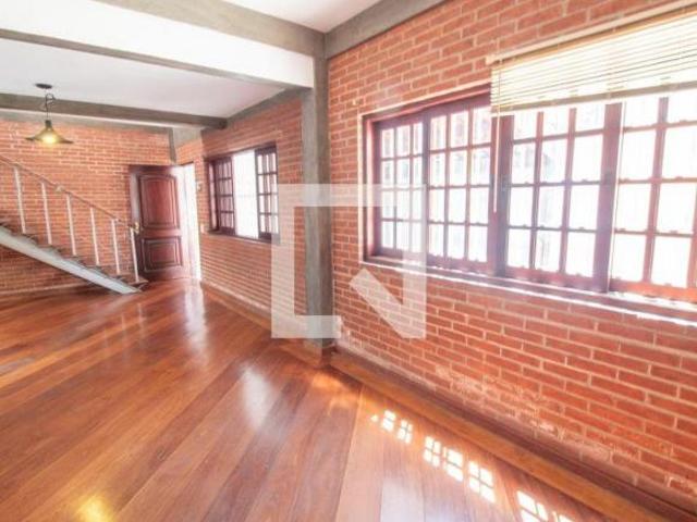 Casa para venda em Brooklin Paulista de 320.00m² com 4 Quartos, 2 Suites e 3 Garagens