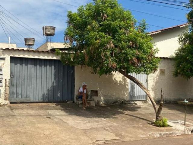 Casa para Venda em Goiânia, Capuava, 5 dormitórios, 3 banheiros, 2 vagas