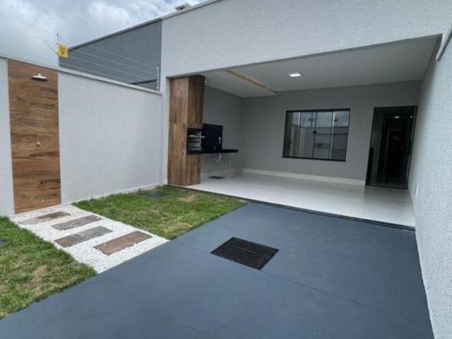 Casa para Venda em Goiânia, Moinho dos Ventos, 2 dormitórios, 1 suíte, 2 banheiros, 2 vagas