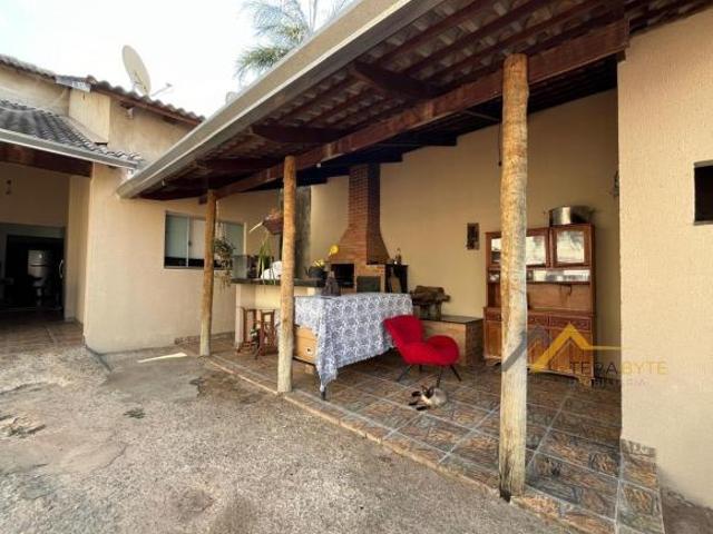 Casa para Venda em Goiânia, Moinho dos Ventos, 3 dormitórios, 1 suíte, 2 banheiros, 3 vagas
