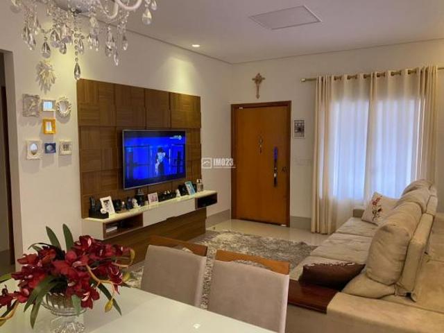 Casa para Venda em Goiânia, Parque Oeste Industrial, 3 dormitórios, 3 suítes