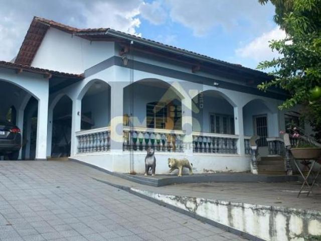Casa para Venda em Goiânia, Setor Leste Universitário, 4 dormitórios, 3 suítes, 6 banheiros, 4 vagas