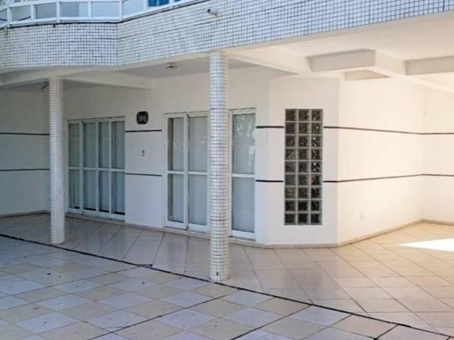Casa para venda em Gaivotas de 300.00m² com 4 Quartos, 1 Suite e 4 Garagens