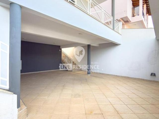 Casa para venda em Giardino D&apos  Itália de 250.00m² com 3 Quartos, 1 Suite e 4 Garagens