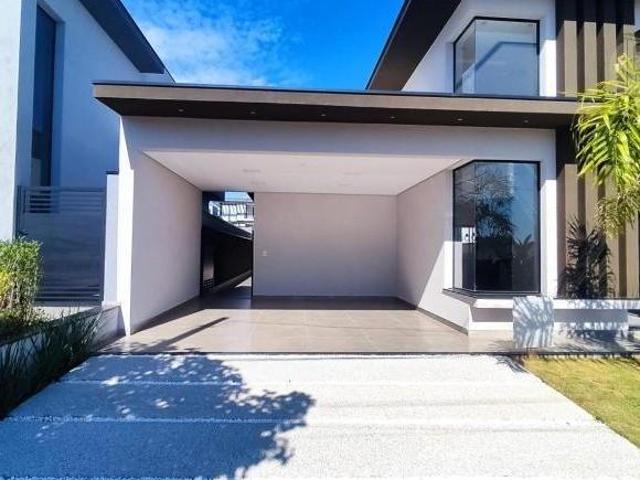 Casa para venda em Gran Ville 1 de 160.00m² com 3 Quartos, 3 Suites e 4 Garagens