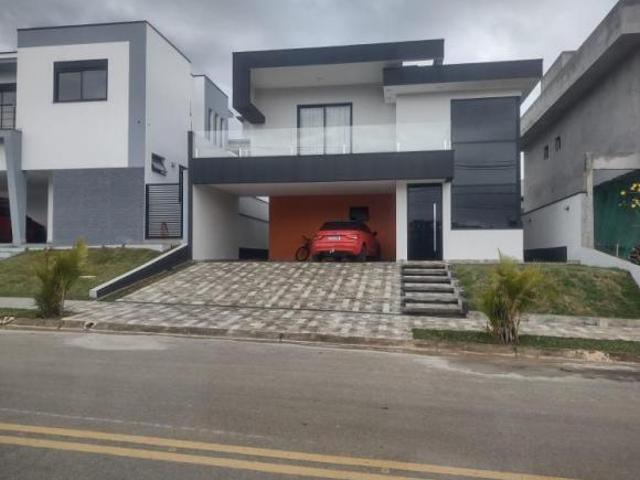 Casa para venda em Gran Ville 1 de 253.00m² com 4 Quartos, 1 Suite e 4 Garagens