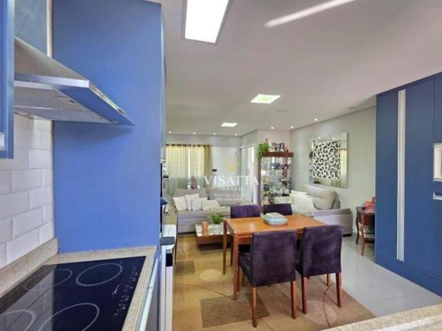 Casa para venda em Granja Viana de 148.00m² com 3 Quartos, 3 Suites e 2 Garagens
