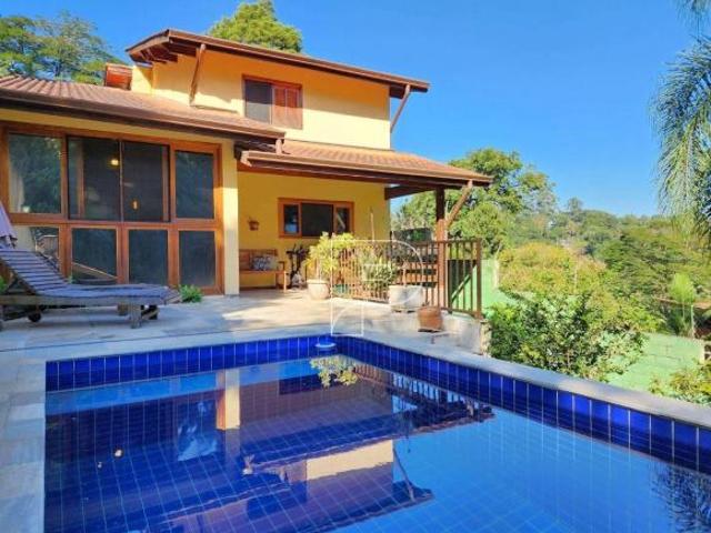 Casa para venda em Granja Viana de 219.00m² com 3 Quartos, 1 Suite e 4 Garagens