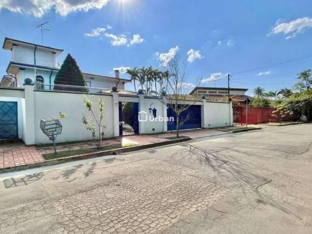 Casa para venda em Granja Viana de 499.00m² com 5 Quartos, 5 Suites e 2 Garagens