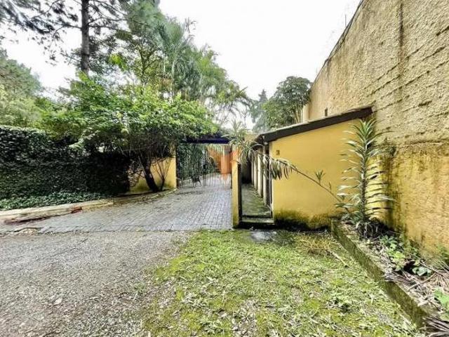 Casa para venda em Granja Viana de 428.30m² com 4 Quartos, 4 Suites e 4 Garagens