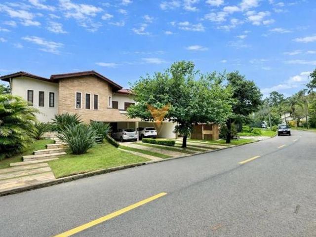 Casa para venda em Granja Viana Ii de 10.00m² com 4 Quartos, 2 Suites e 8 Garagens