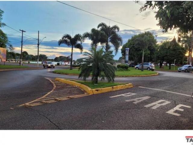 Casa para Venda em Guaíra, CENTRO, 6 dormitórios, 1 suíte, 6 banheiros, 6 vagas