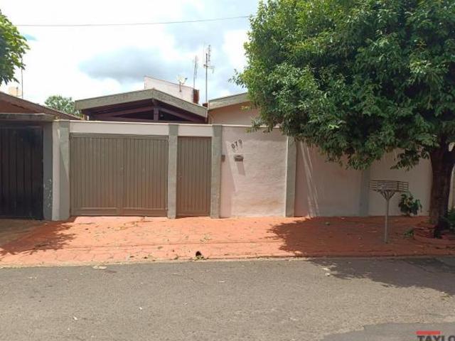 Casa para Venda em Guaíra, CENTRO, 3 dormitórios, 1 suíte, 3 banheiros, 3 vagas