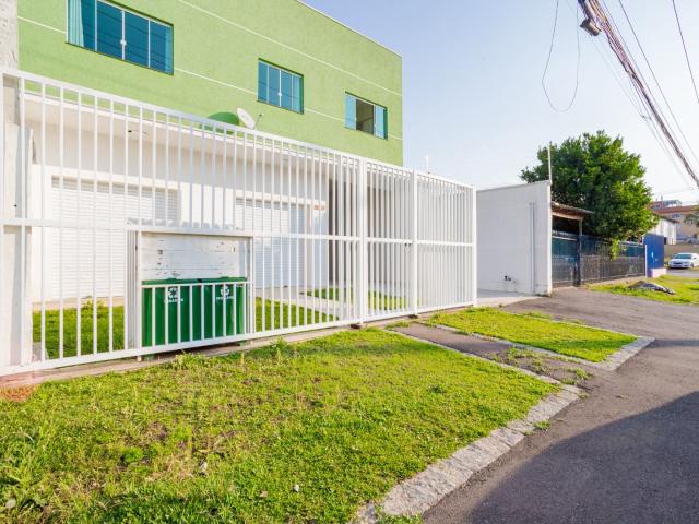 Casa para venda em Guaíra em Curitiba Paraná de 282.00m² com 2 Quartos, 1 Suíte e 5 Garagens