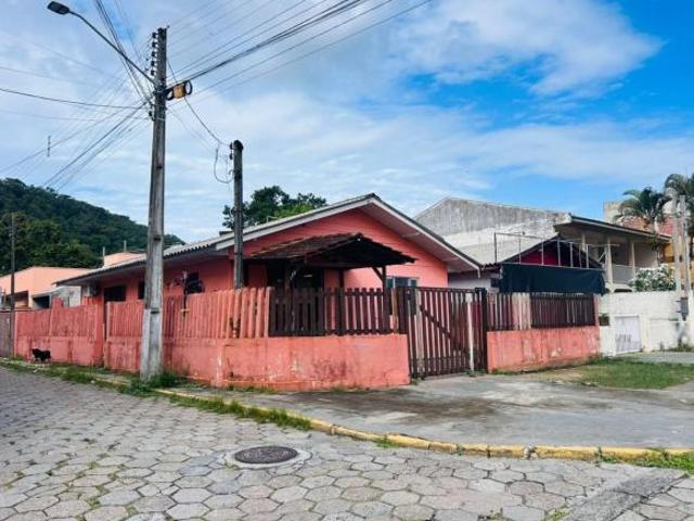 Casa para Venda em Guaratuba, Centro, 4 dormitórios, 2 banheiros
