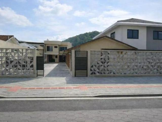Casa para Venda em Guaratuba, Centro, 2 dormitórios, 1 banheiro, 1 vaga