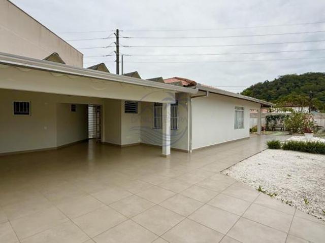 Casa para Venda em Guaratuba, Centro, 3 dormitórios, 1 suíte, 2 banheiros, 4 vagas