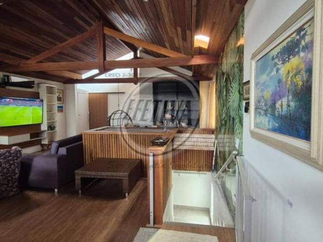 Casa para venda em Guaratuba de 205.00m² com 4 Quartos, 2 Suites e 5 Garagens
