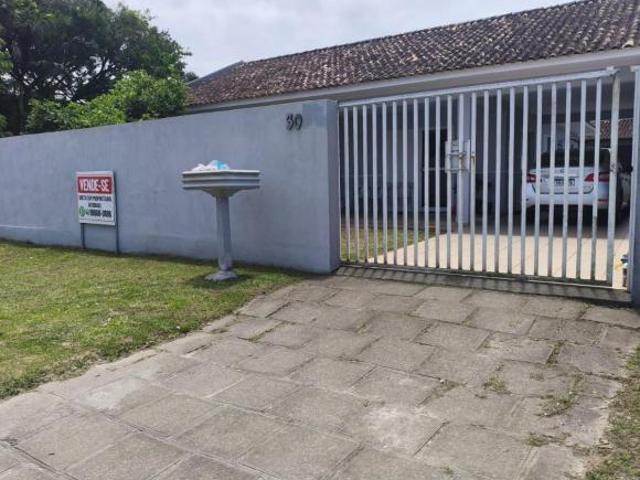Casa para venda em Guaratuba de 360.00m² com 4 Quartos, 1 Suite e 2 Garagens