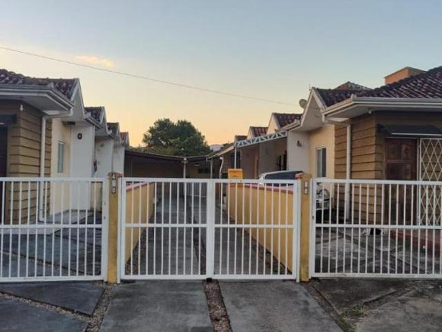 Casa para Venda em Guaratuba, Piçarras, 2 dormitórios, 1 banheiro, 1 vaga