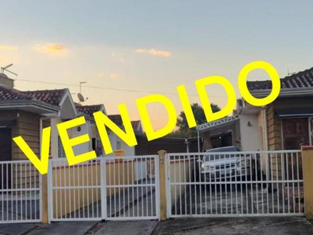 Casa para Venda em Guaratuba, Piçarras, 2 dormitórios, 1 banheiro