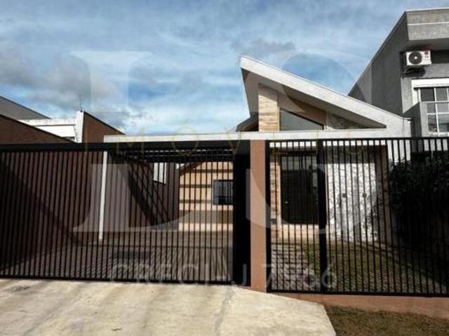 Casa para Venda em Guarapuava, Boqueirão, 3 dormitórios, 1 suíte, 2 banheiros, 2 vagas