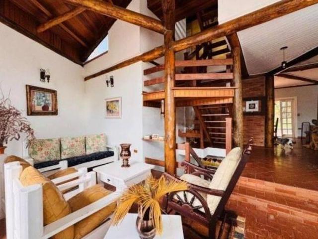 Casa para venda em Guararema de 496.00m² com 4 Quartos, 2 Suites e 4 Garagens