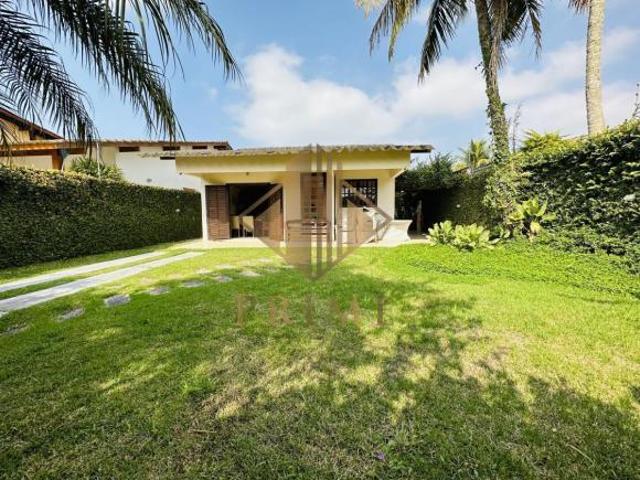Casa para Venda em Guarujá, Praia do Pernambuco, 4 dormitórios, 2 suítes, 3 banheiros, 2 vagas