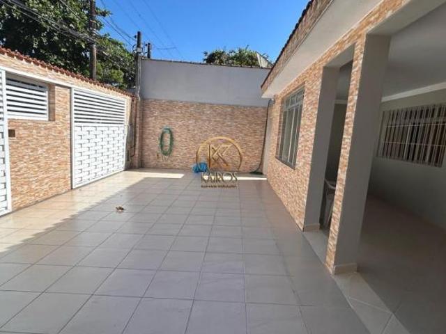Casa para Venda em Guarujá, Vila Alice Vicente de Carvalho, 3 dormitórios, 3 suítes, 5 banheiros