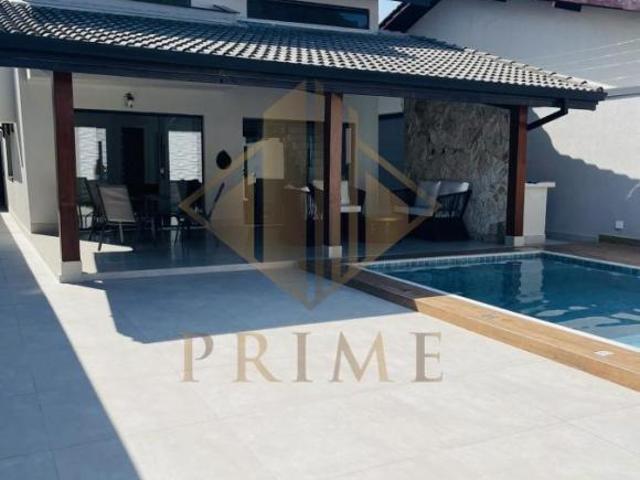 Casa para Venda em Guarujá, Praia do Pernambuco, 4 dormitórios, 2 suítes, 5 banheiros, 2 vagas