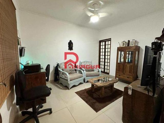 Casa para venda em Guilhermina de 90.00m² com 3 Quartos, 1 Suite e 2 Garagens