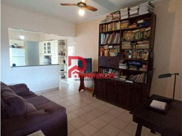 Casa para venda em Guilhermina de 96.00m² com 3 Quartos, 1 Suite e 2 Garagens