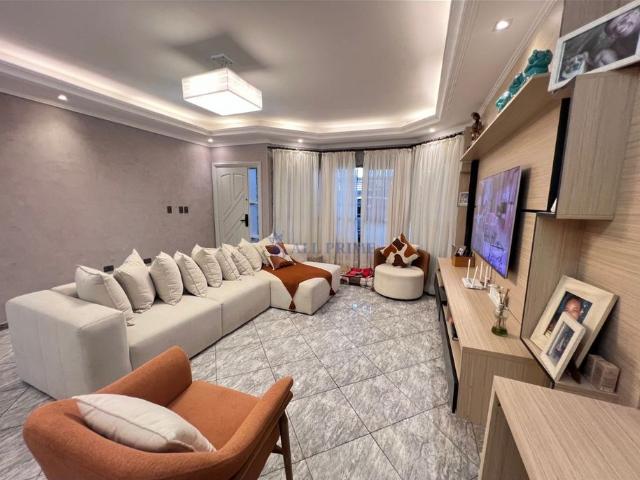 Casa para venda em Guilhermina em Praia Grande São Paulo de 180.00m² com 3 Quartos, 1 Suíte e 2 Garagens