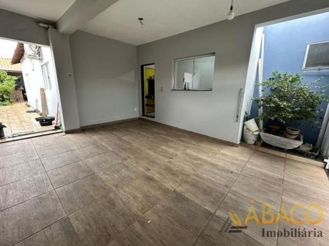 Casa para venda em Douradinho de 142.00m² com 3 Quartos e 2 Garagens