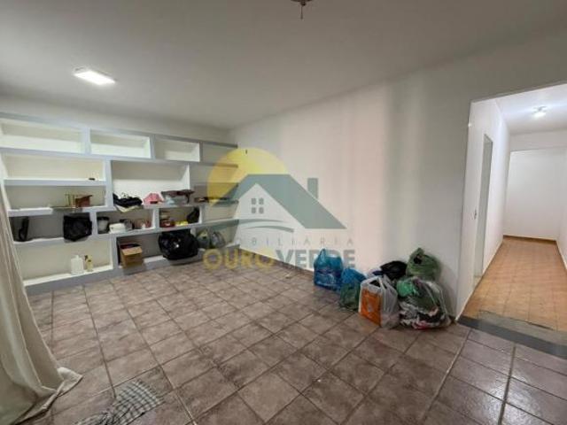 Casa para venda em Dic V de 80.00m² com 2 Quartos e 2 Garagens
