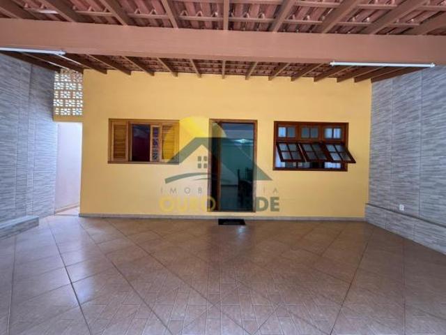 Casa para venda em Dic Vi de 160.00m² com 3 Quartos, 1 Suite e 3 Garagens