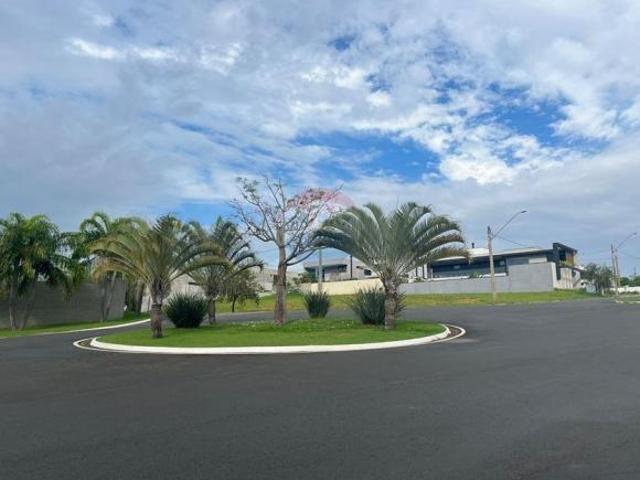 Casa para venda em Parque Da Empresa de 650.00m² com 4 Quartos, 4 Suites e 5 Garagens