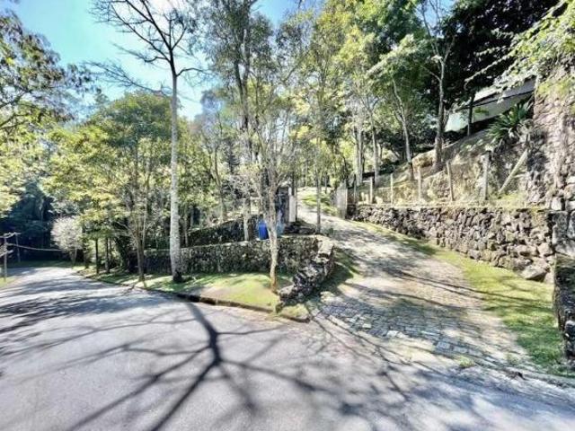 Casa para Venda em Embu das Artes, Moinho Velho, 4 dormitórios, 2 suítes, 4 banheiros, 6 vagas