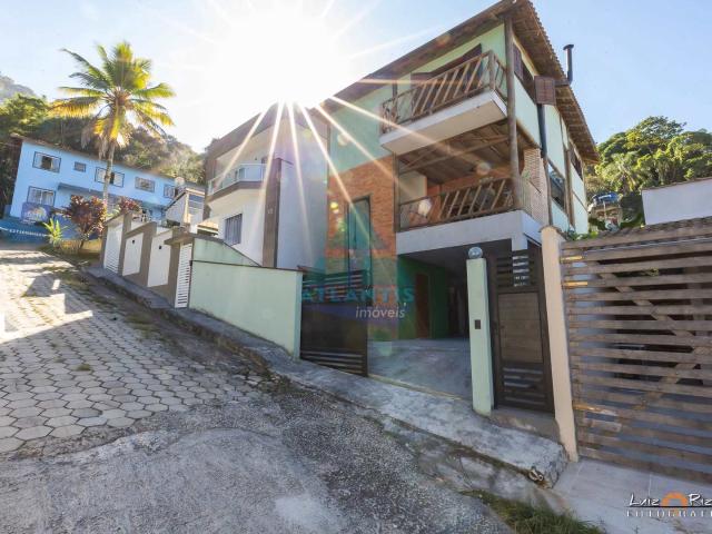 Casa para venda em Enseada em Ubatuba São Paulo de 205.00m² com 3 Quartos, 1 Suíte e 6 Garagens