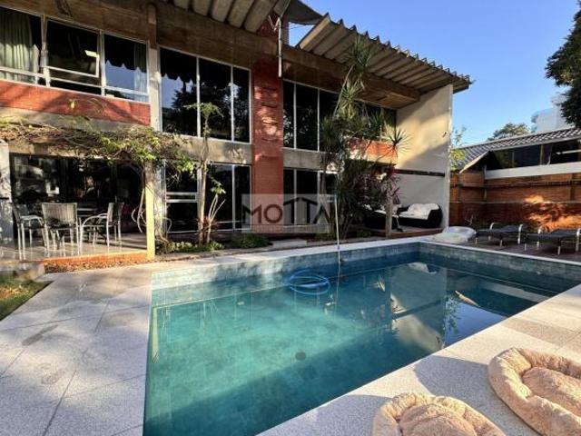 Casa para Venda em Erechim, Centro, 4 dormitórios, 2 suítes, 4 banheiros, 2 vagas