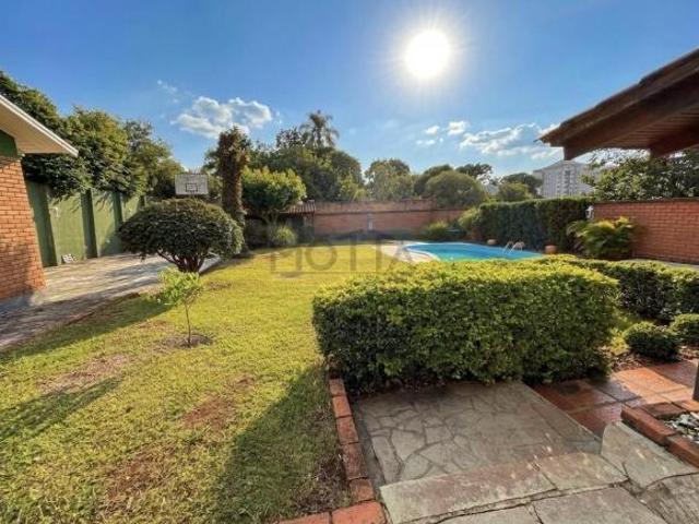 Casa para Venda em Erechim, Ipiranga, 4 dormitórios, 1 suíte, 3 banheiros, 2 vagas