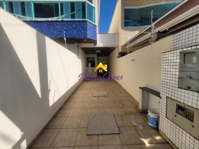 Casa para venda em Estuário de 160.00m² com 3 Quartos, 3 Suites e 2 Garagens