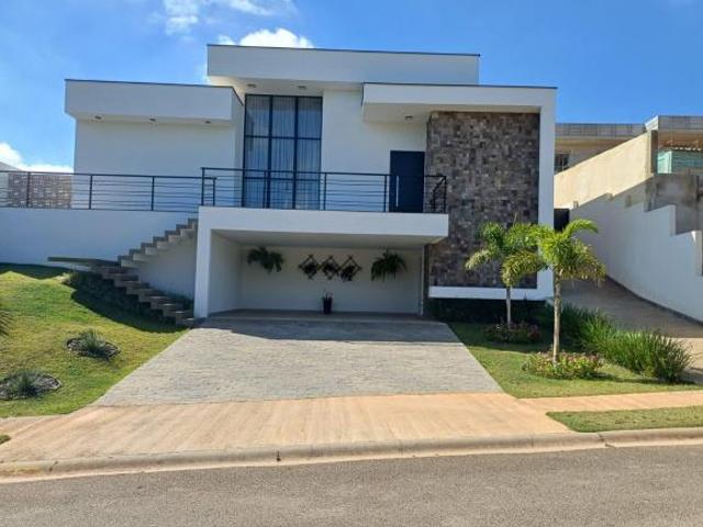 Casa para venda em Fazenda Jequitibá de 269.04m² com 3 Quartos, 3 Suites e 4 Garagens
