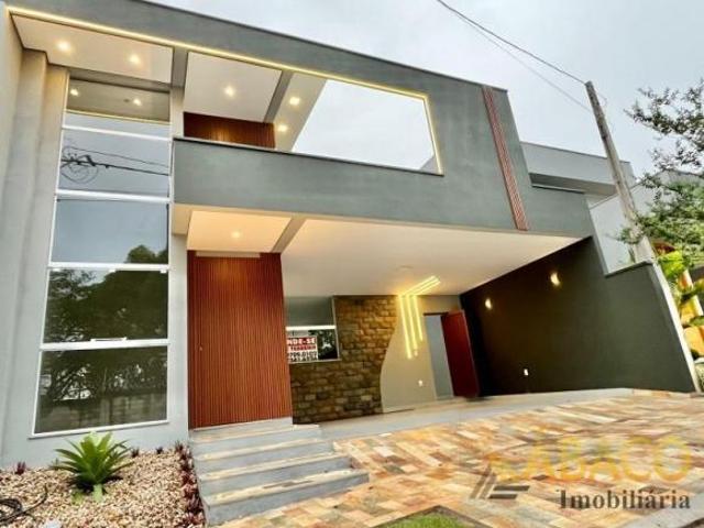 Casa para venda em Faixa Azul de 182.00m² com 3 Quartos, 1 Suite e 4 Garagens