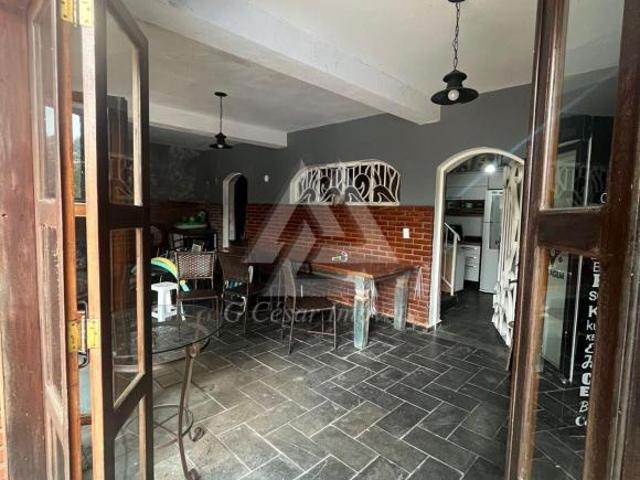 Chácara para venda em Finco de 2000.00m² com 5 Quartos, 3 Suites e 12 Garagens