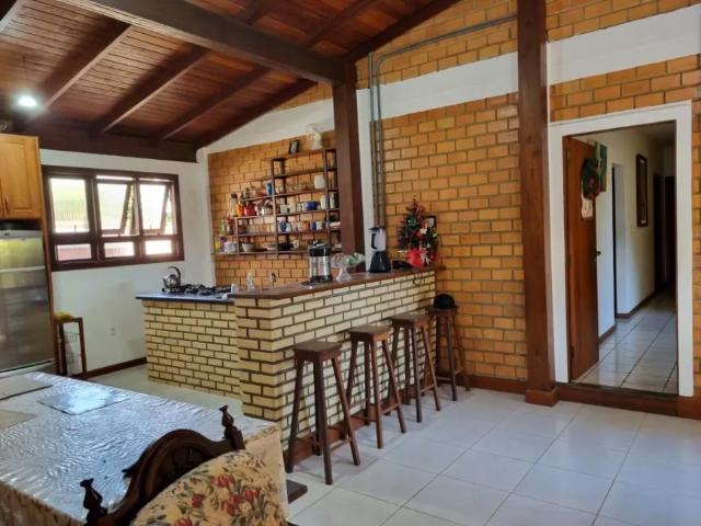Casa para Venda em Florianópolis, Morro Das Pedras, 4 dormitórios, 2 suítes, 3 banheiros, 2 vagas