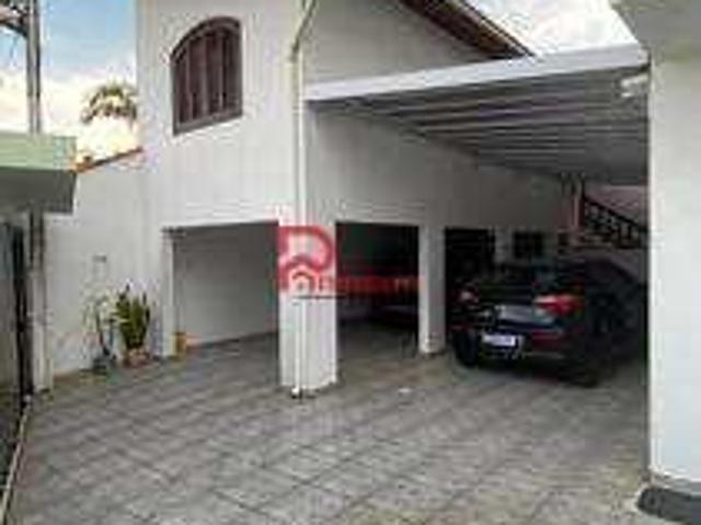 Casa para venda em Flórida de 332.00m² com 4 Quartos, 3 Suites e 6 Garagens